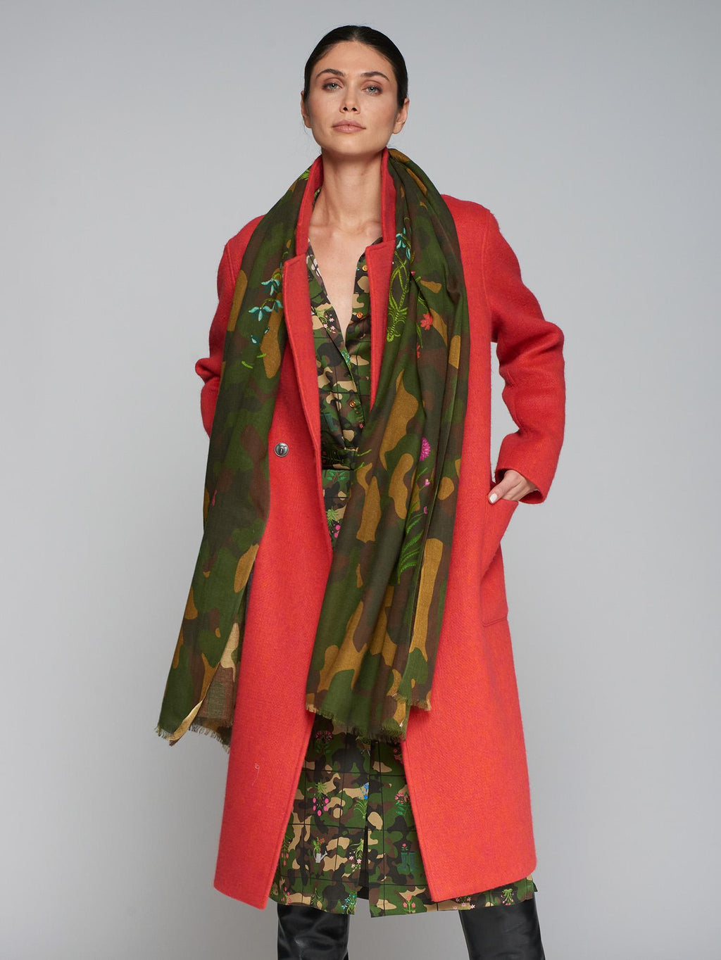 VILAGALLO GARDEN CAMO SCARF - OLIVE – Button Down SF