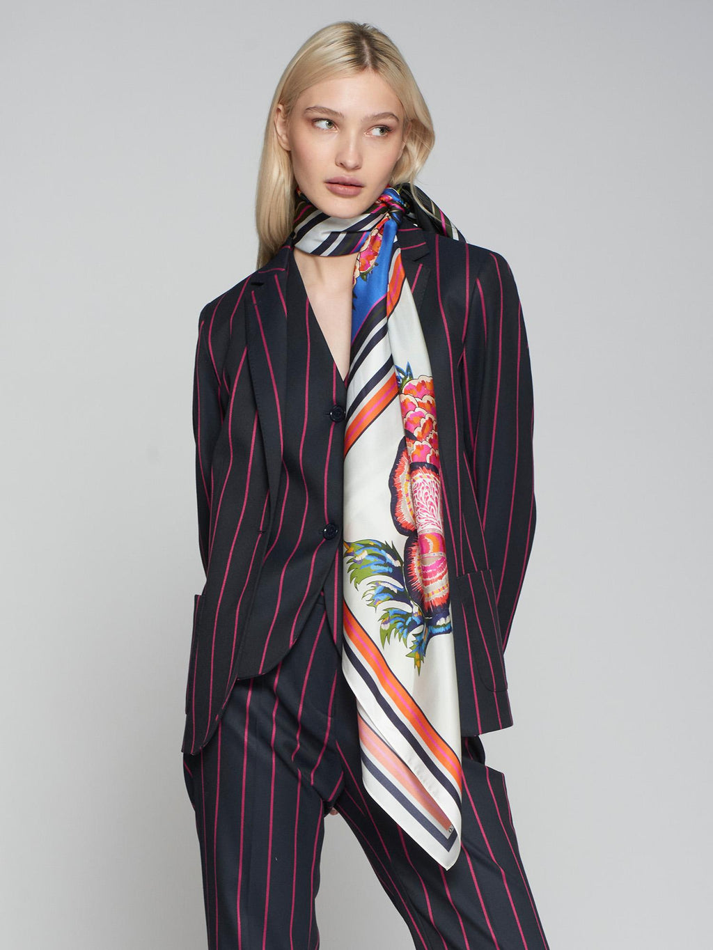 VILAGALLO MAXI FLOWER SILK SCARF - MULTICOLOR – Button Down SF